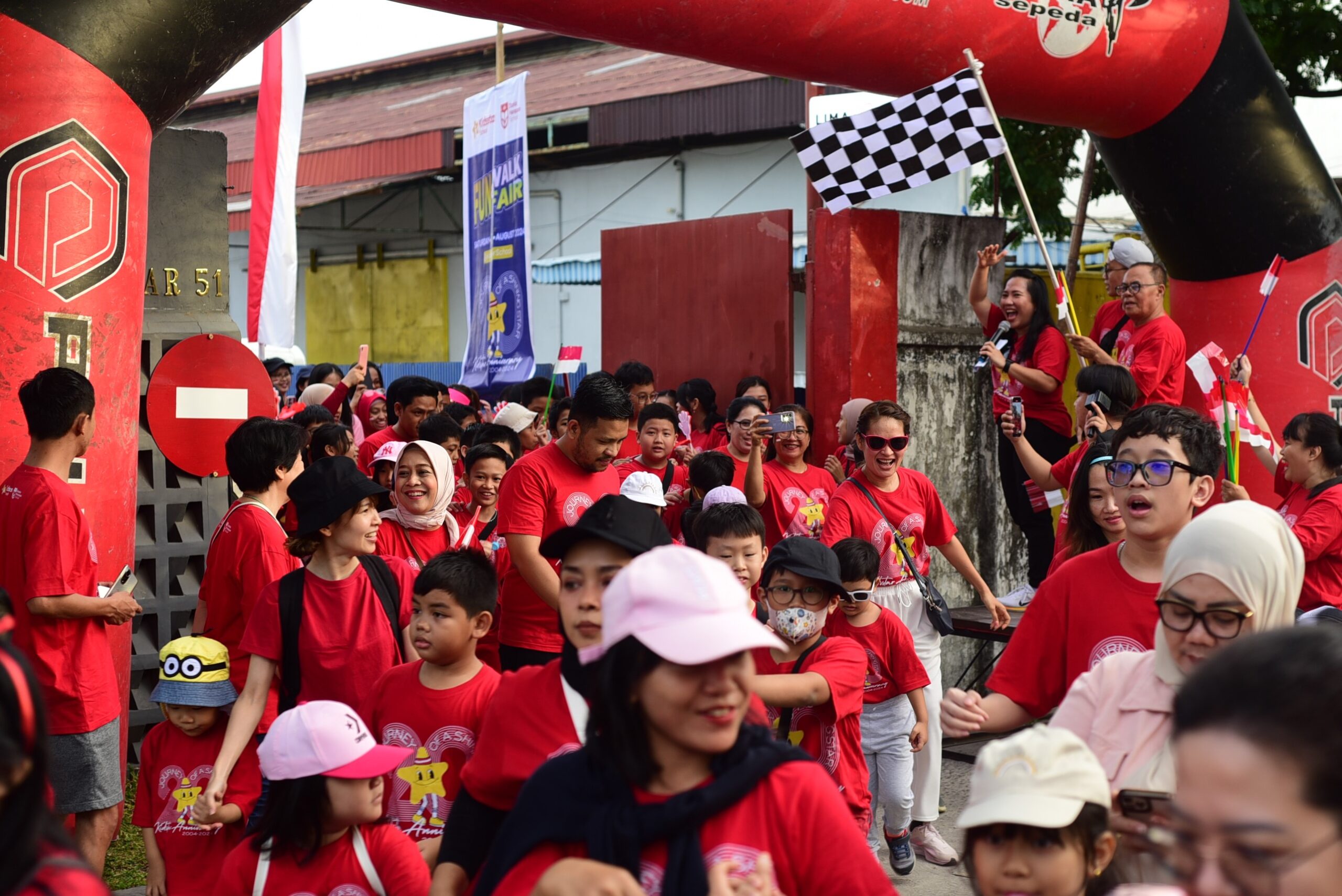Menyambut Usia ke-20 Tahun, Kids Star School Makassar Gelar Fun Walk ...