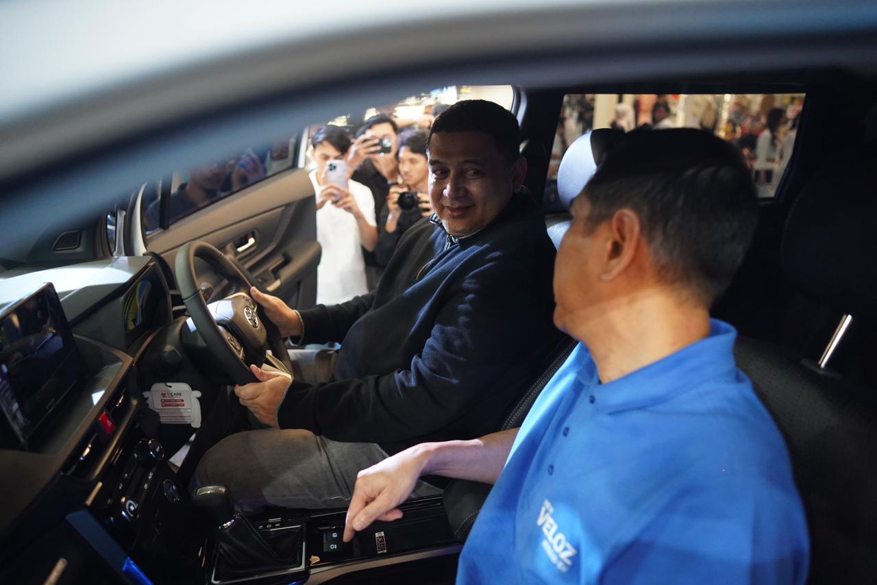 New Veloz Hybrid EV Resmi Meluncur di Makassar, Siap Jadi Mobil Sejuta ...